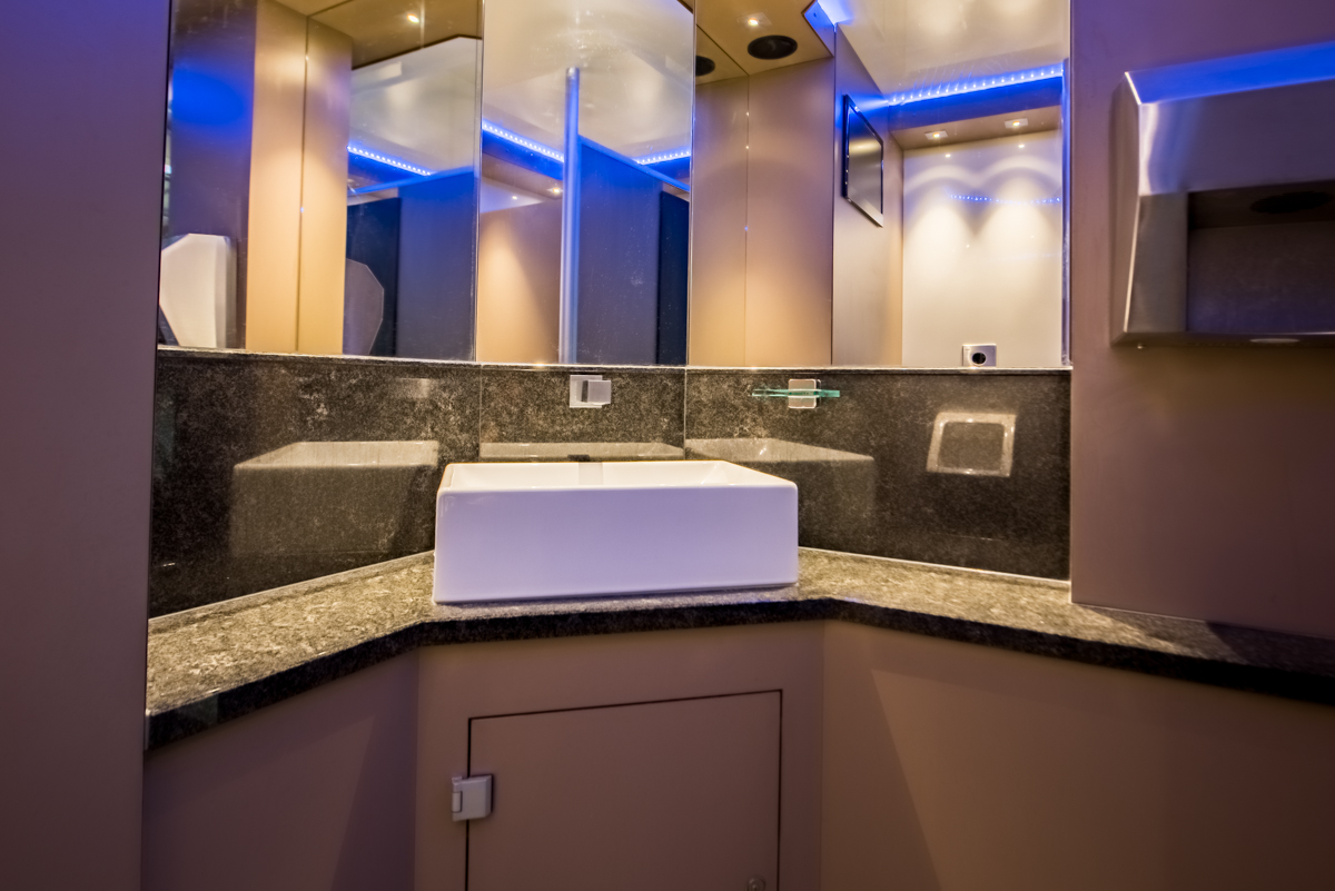 vip-toilet-unit_05 - vd Kapelle Verhuur